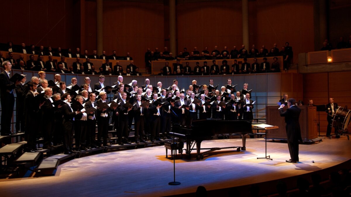 Chor Leoni presents The Turning: Chor Leoni & The Leonids | St. Andrew ...