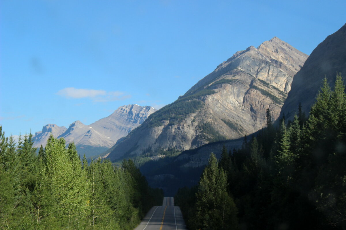 25 Ideas for Summer Vacation Trips in Alberta