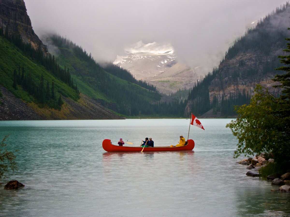 25 of the Best Paddle Spots in Alberta – Canoe, Kayak, or Paddleboard