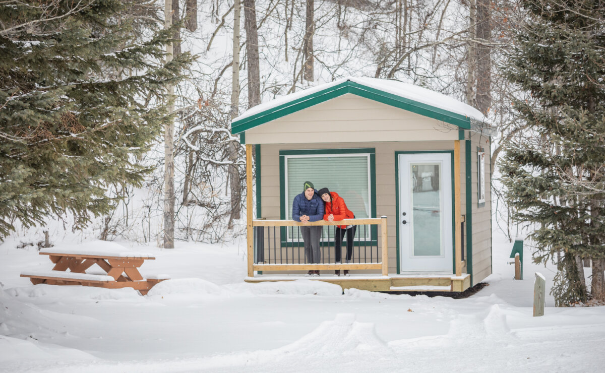 15 Short Term Rentals For a Romantic Winter Getaway in Alberta