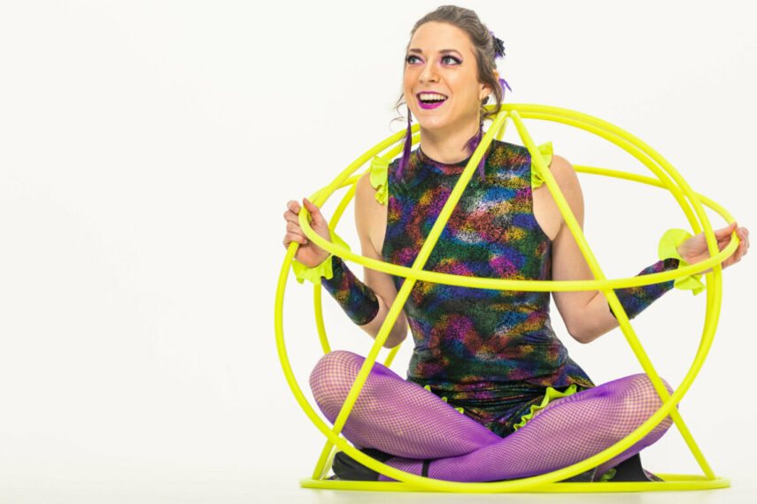 Amanda Panda – Hula Hoop Circus