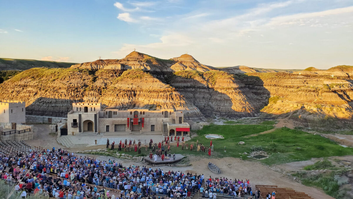 Badlands Passion Play: Experience the Epic Tale Against a Stunning ...