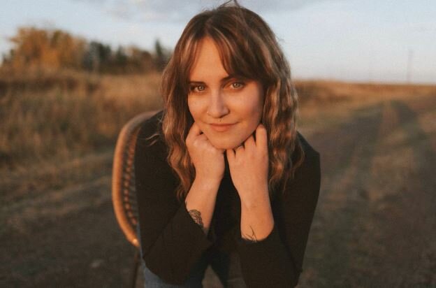 CAFÉ bicyclette Patio Concert Series: Mallory Chipman