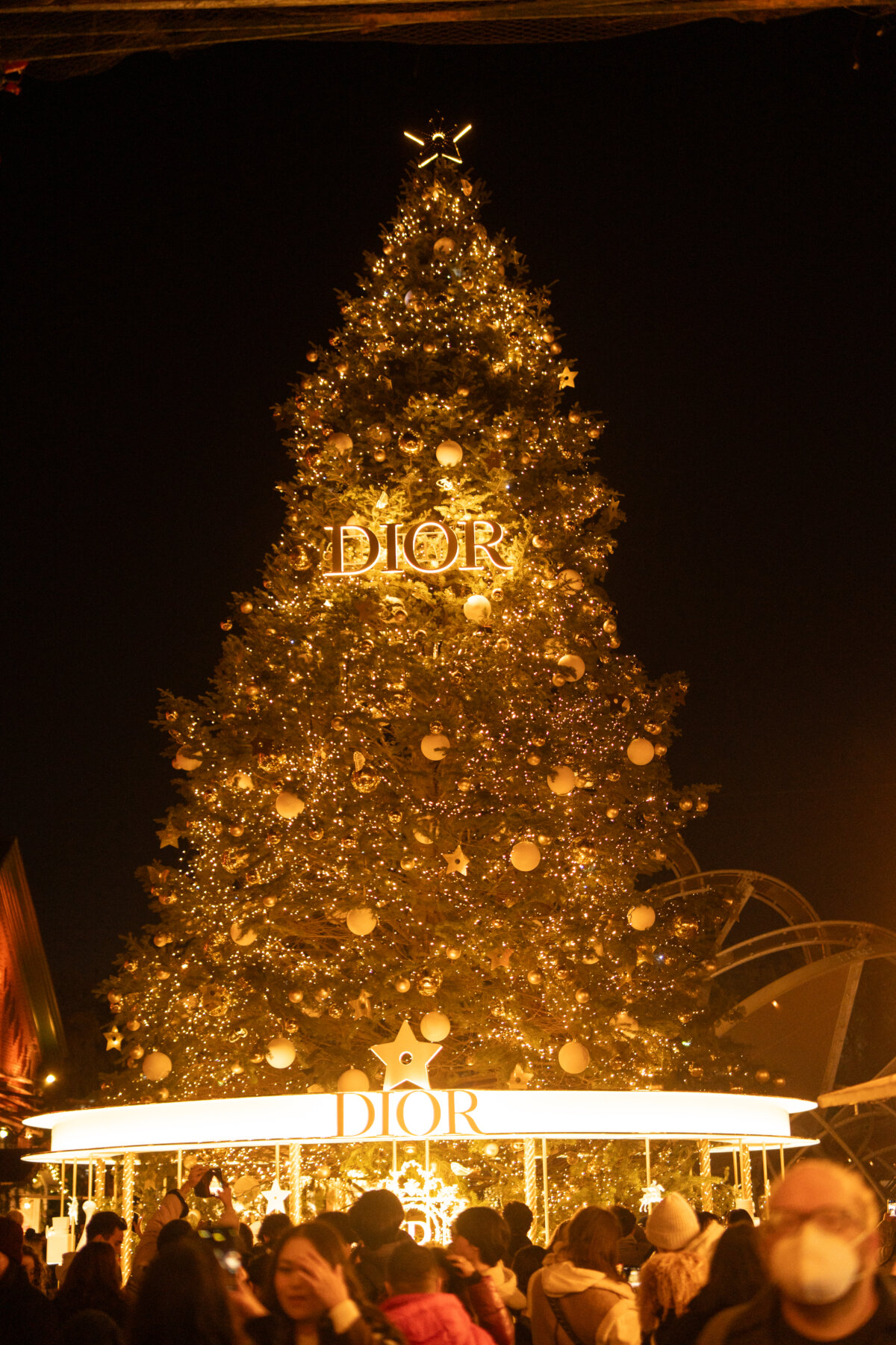 Distillery Winter Village Ceremonial Tree Lighting