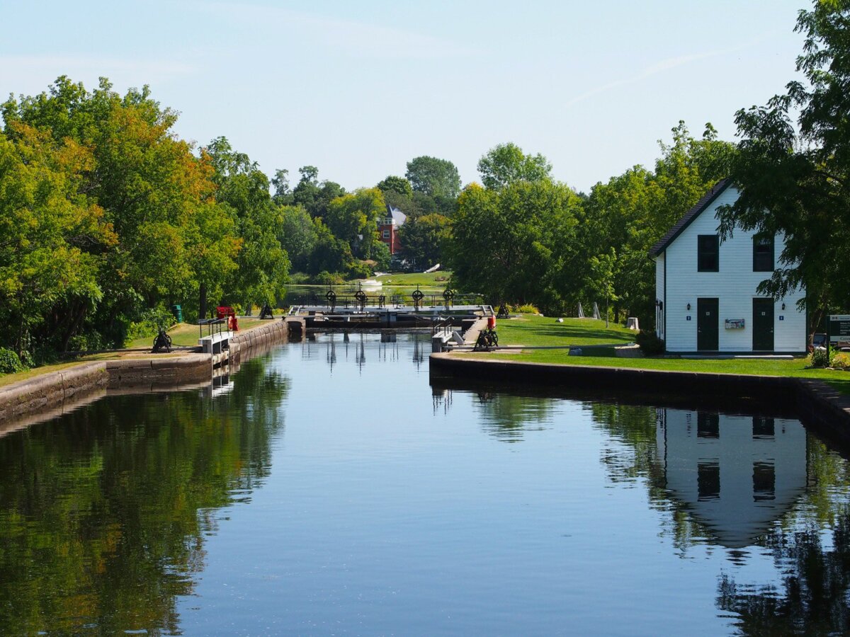 Discover Merrickville: Rideau River Walks, Lockstations, Artisan Galleries, and Antique Finds