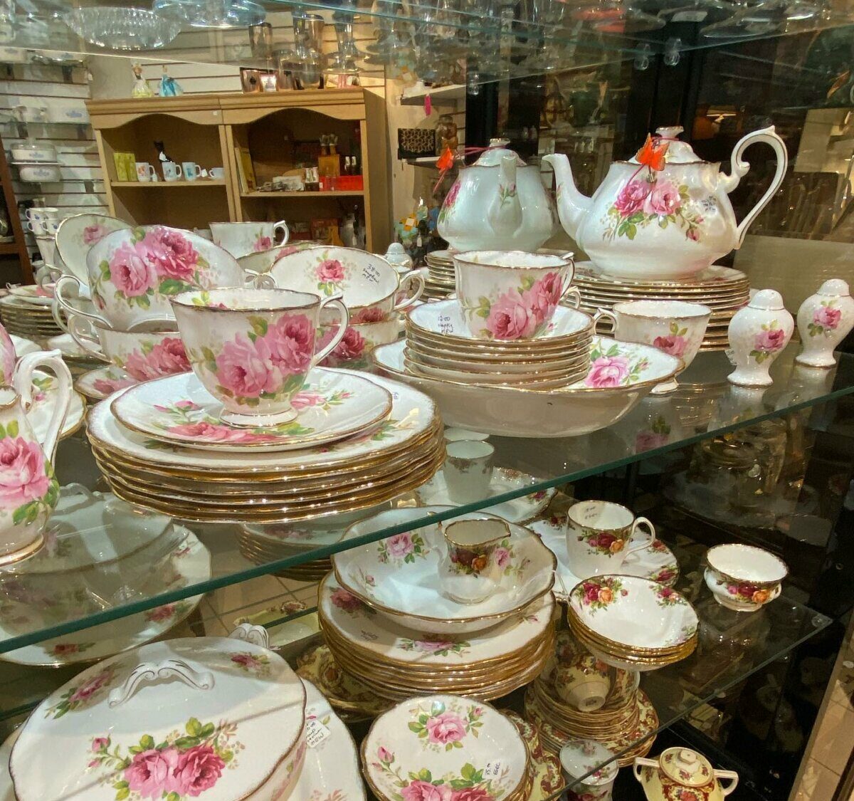Vintage and Antique Stores in Calgary For a Unique Shopping Trip