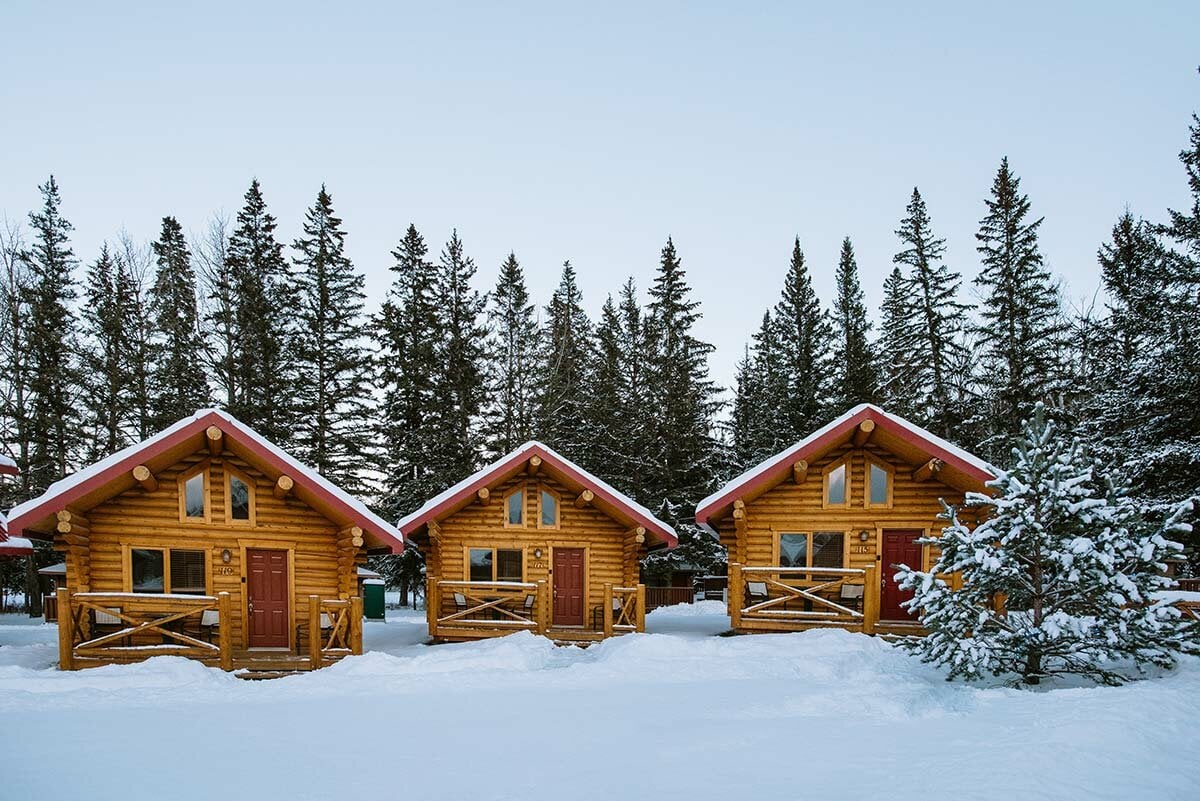 15 Short Term Rentals For a Romantic Winter Getaway in Alberta