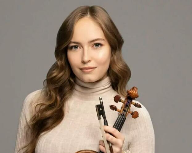 Geneva Lewis Plays Mozart