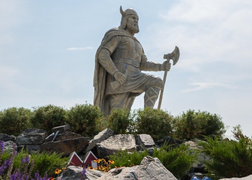 Summer in Gimli: Make the Best of Your Trip to this Lake Winnipeg Town ...