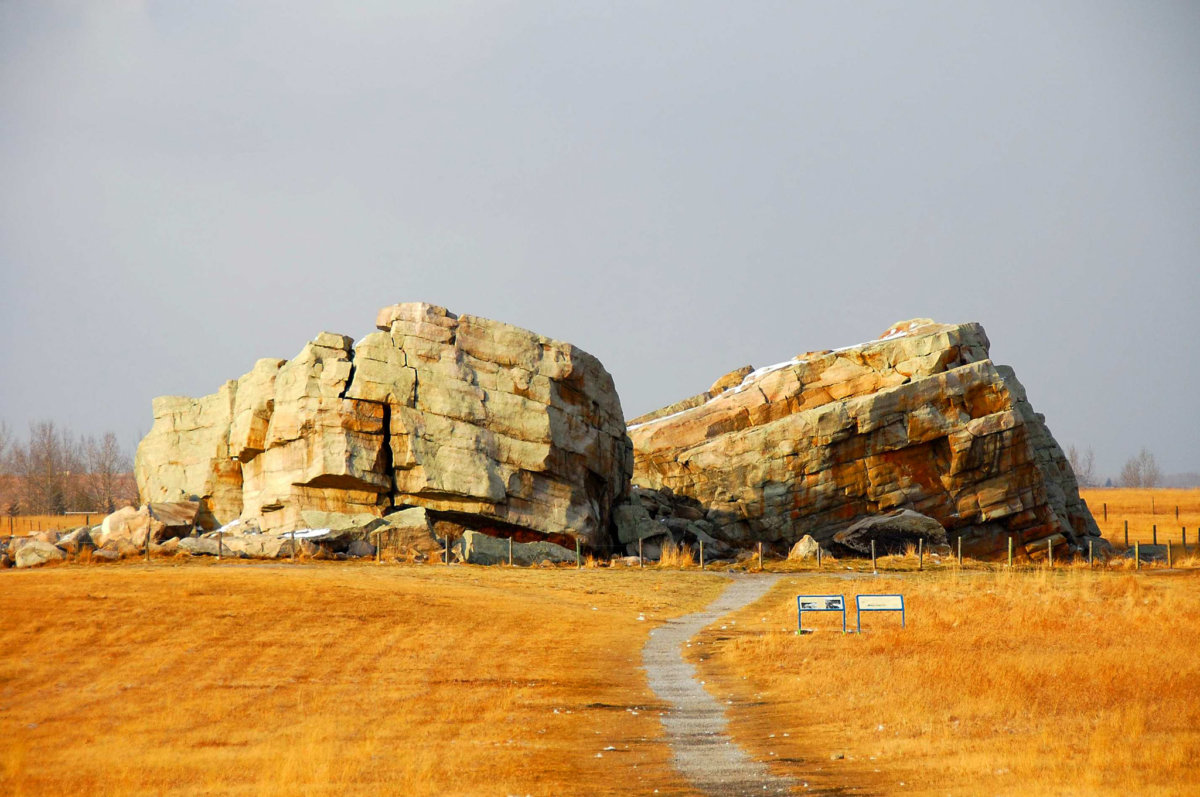 Okotoks Erratic – Natural Wonder & Historical Site You Can Visit For Free