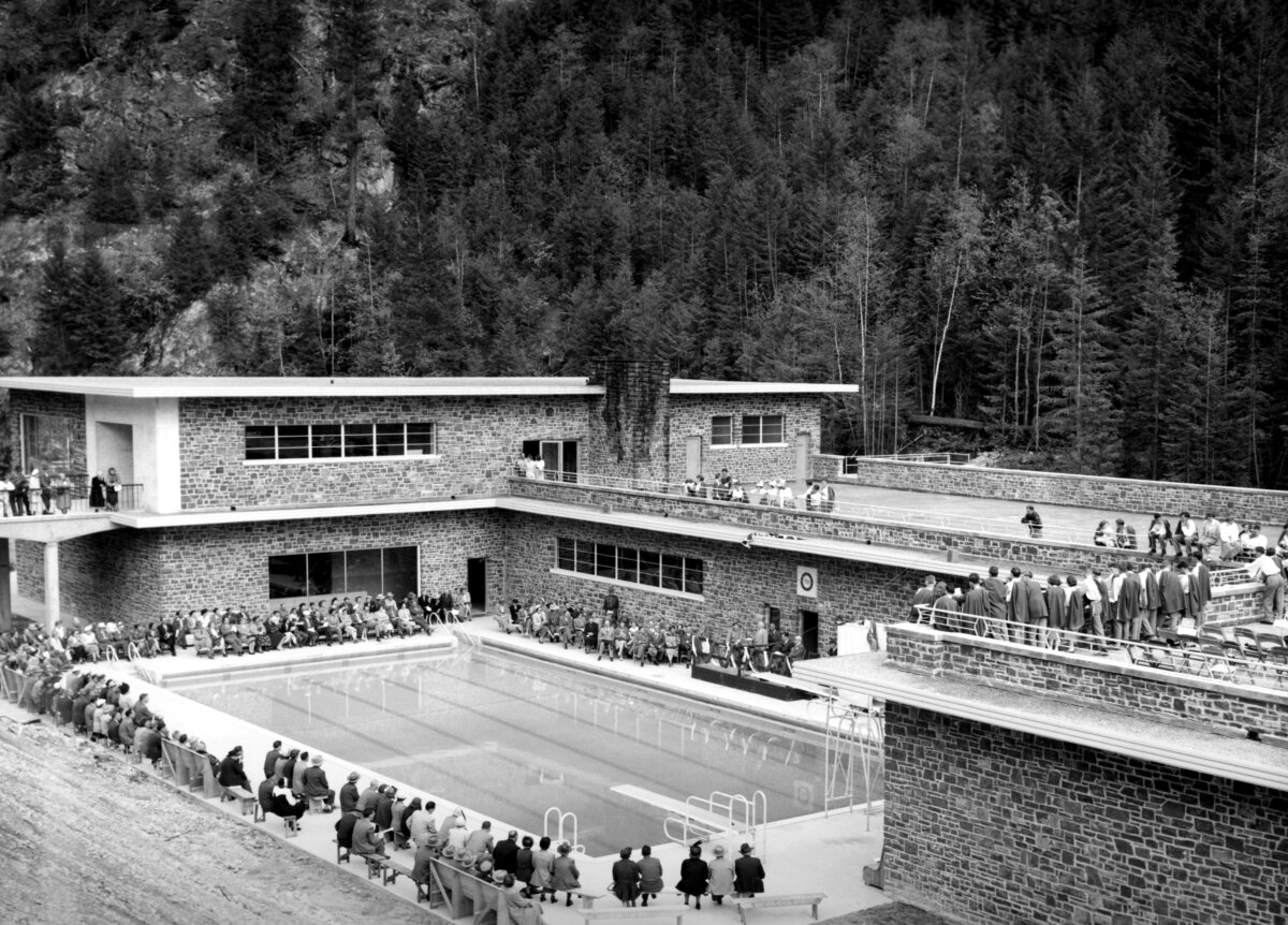 Winter Trip to Radium Hot Springs – Soothing Soaks in Canadian Rockies