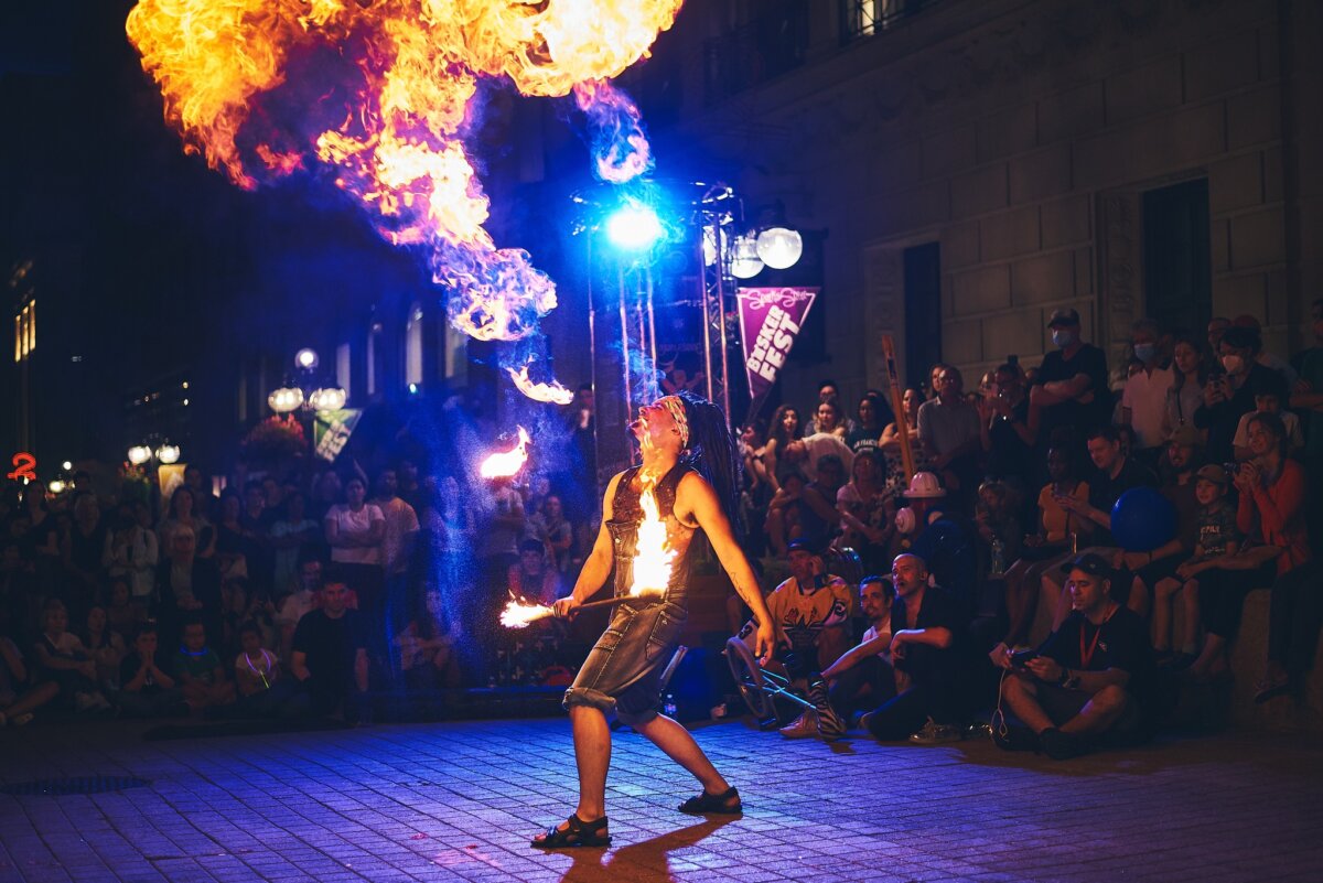 Ottawa Buskerfest Brings Fire Shows and High Flying Performances to ...