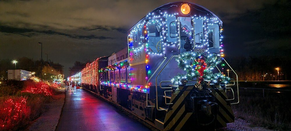 Illuminated Christmas Train Rides and Santa Train Rides in Ontario – 2025
