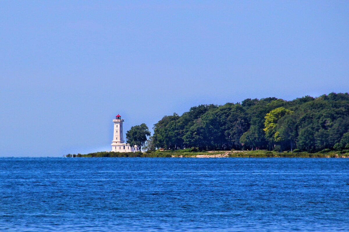 Point Abino Lighthouse: Explore Fort Erie’s Hidden Historic Lakeside Gem