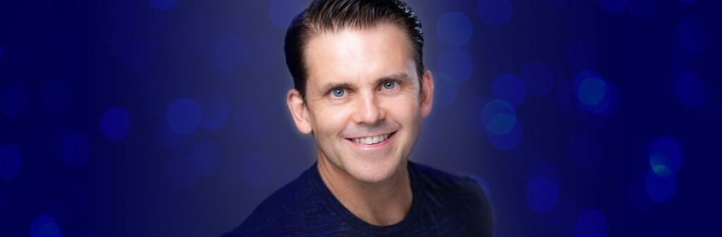 ROBERT CREIGHTON: Bringing Broadway Home for the Holidays!