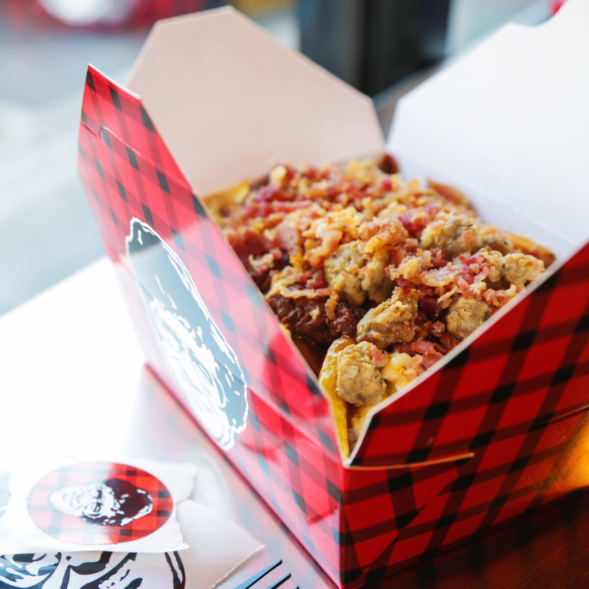 Smokes Poutine