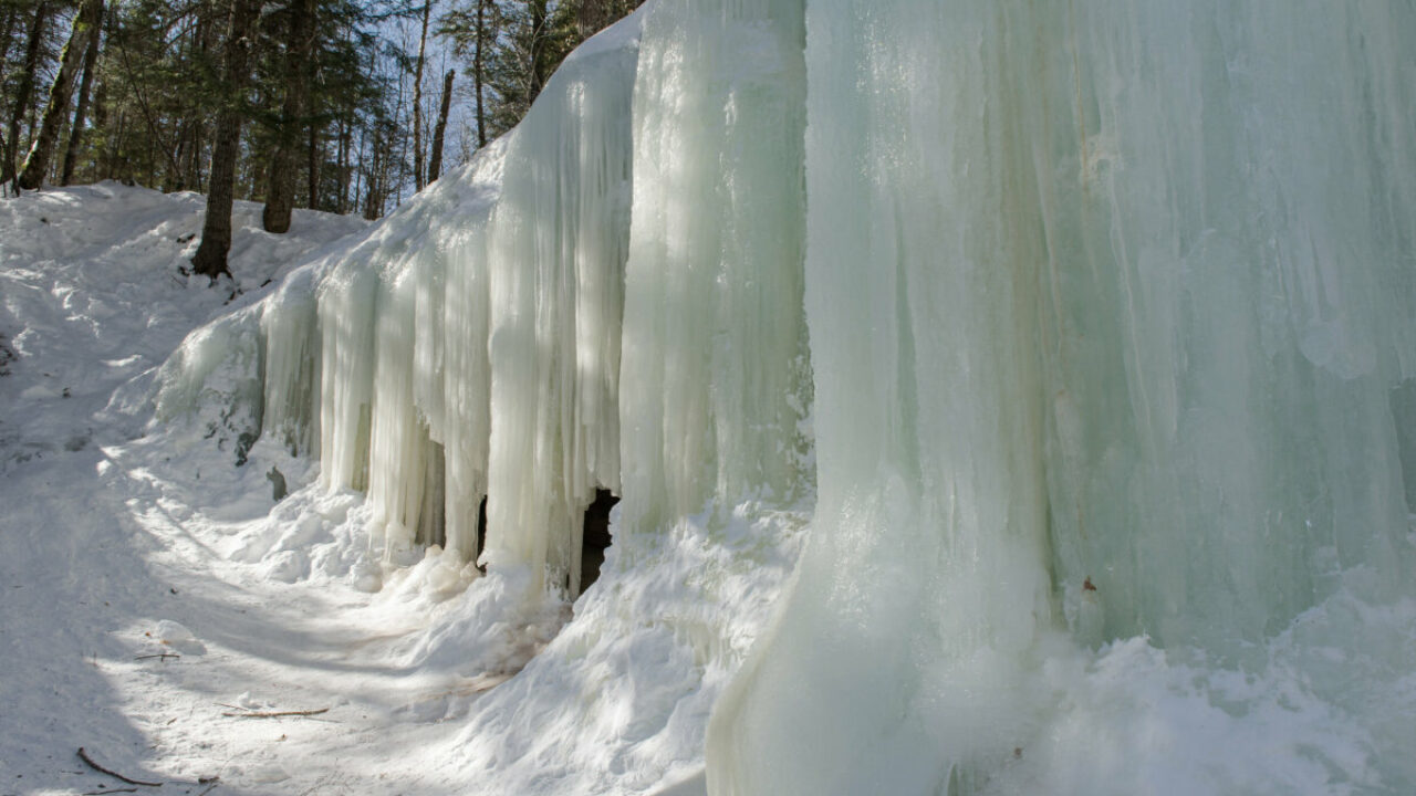 Frozen Waterfalls 8 Stunning Frozen Waterfalls From Around The World