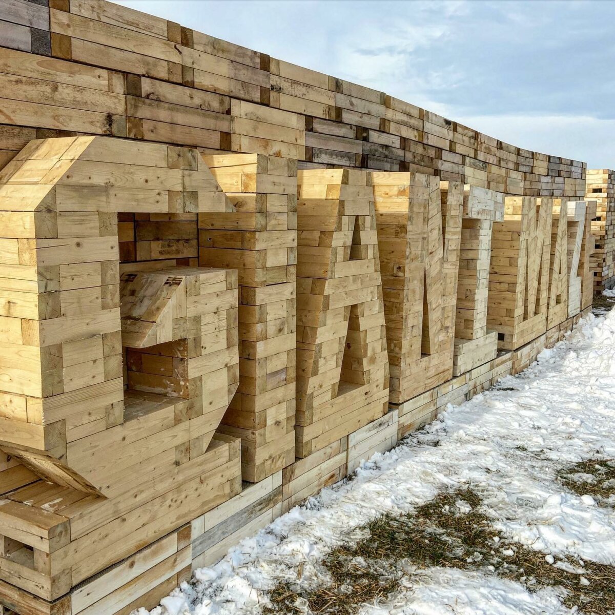 Giant Maze: New Winter Maze Experience – Toronto