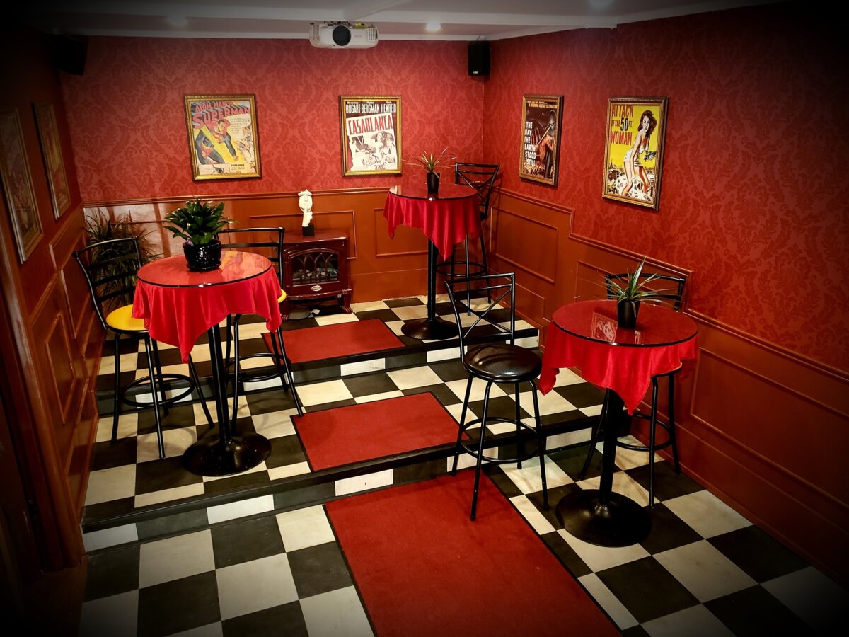 World’s Smallest Movie Theatre in Stratford is the Perfect Place For a ...