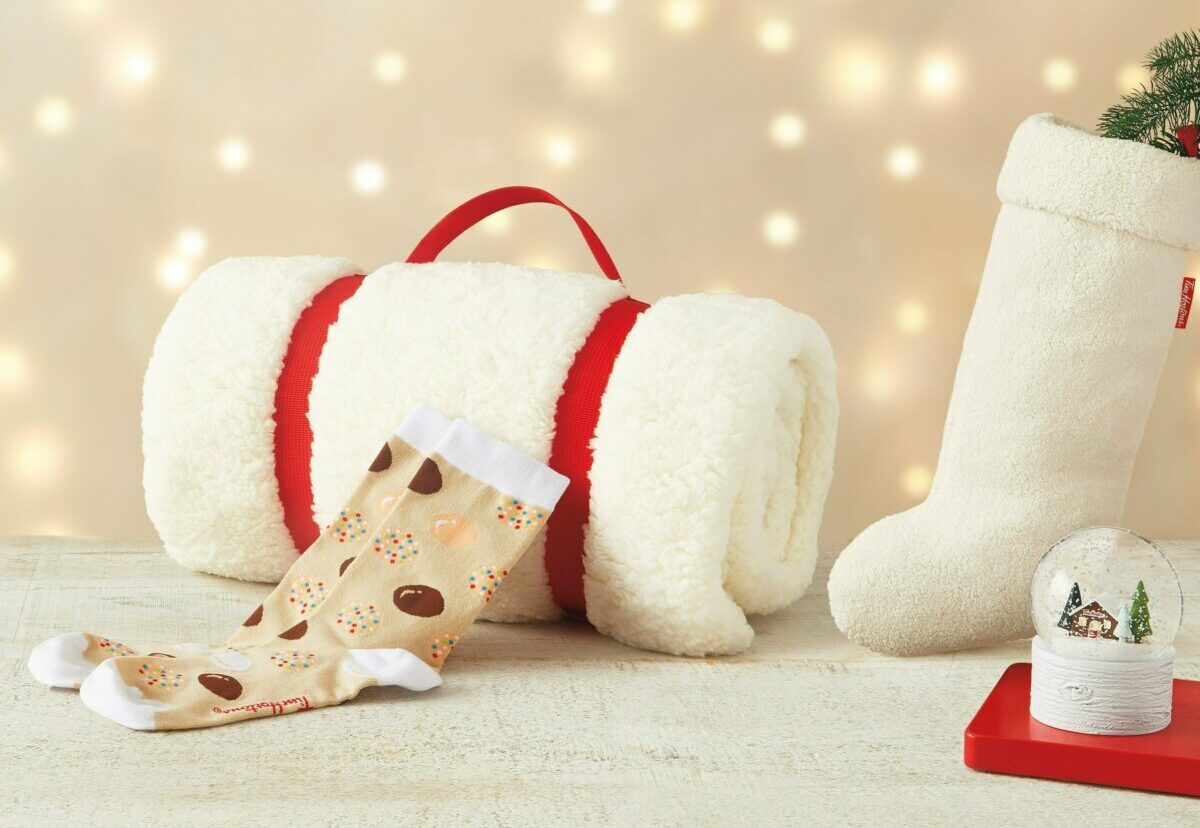 Timbits Socks to Sherpa Throw: Tim Hortons Releases 2022 Holiday ...