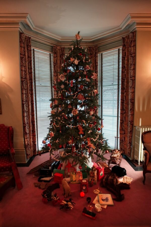 Victorian Christmas Traditions Tours