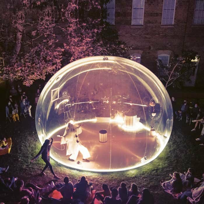 LA BULLE (THE BUBBLE)