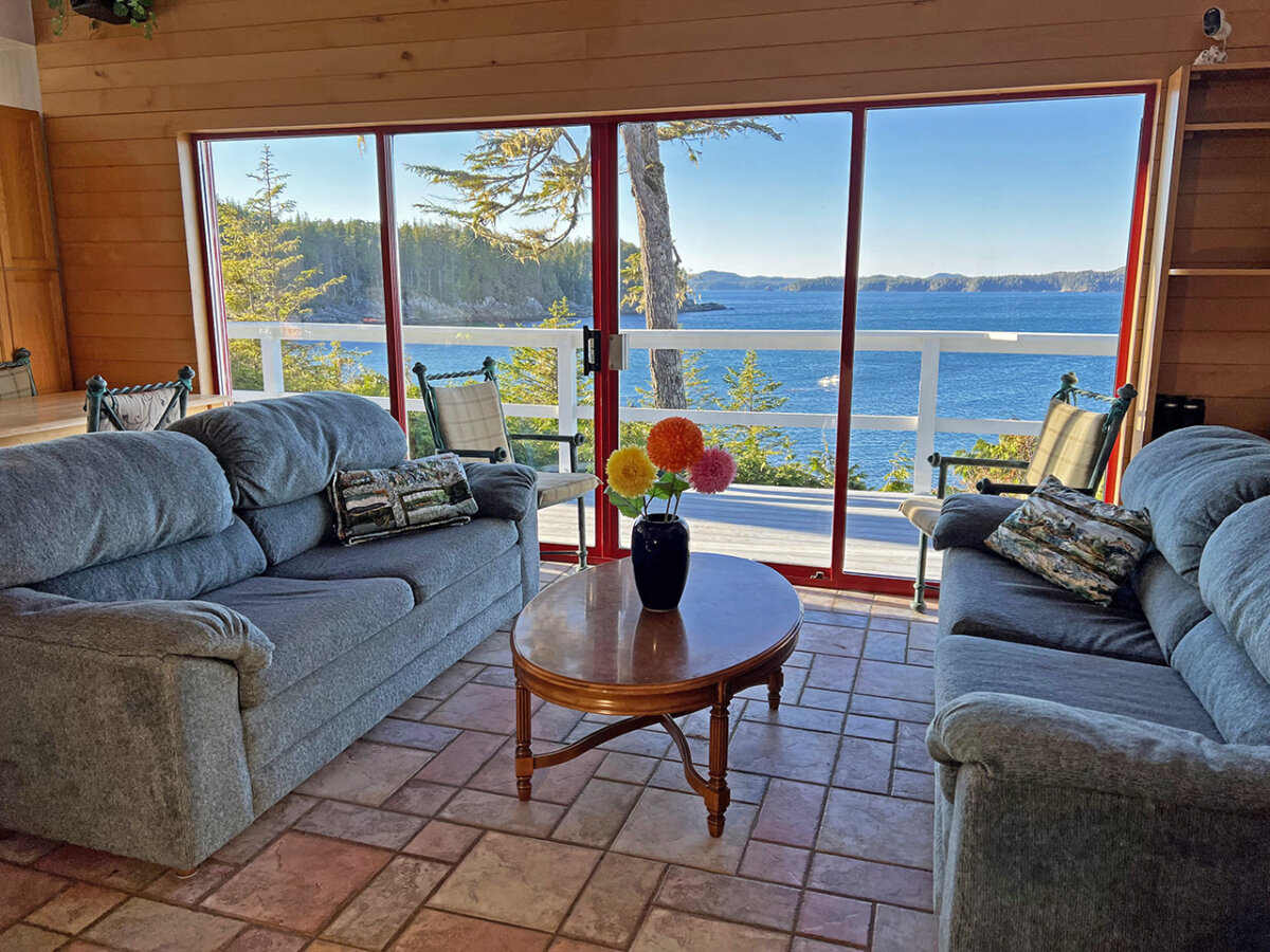 Malei Island Resort: Marine Wildlife Wilderness Getaway Near Vancouver ...